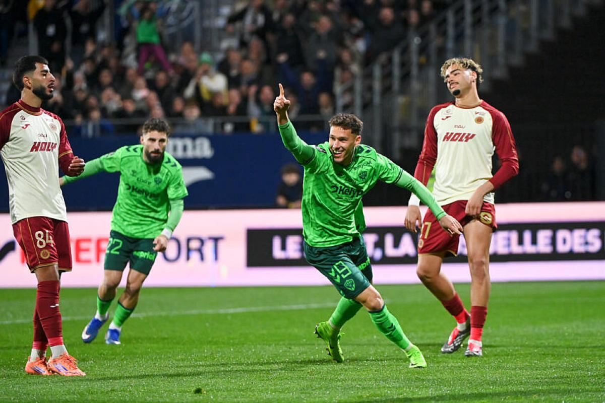 Photos Ligue 2 - 28/02/2026 20:00 : Pau - Saint-Etienne